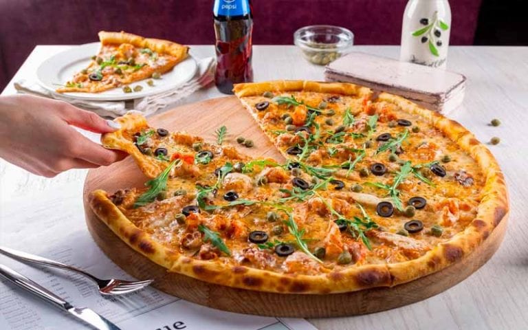 5 Reasons Why Fast Food Tastes Better - Recipes.net