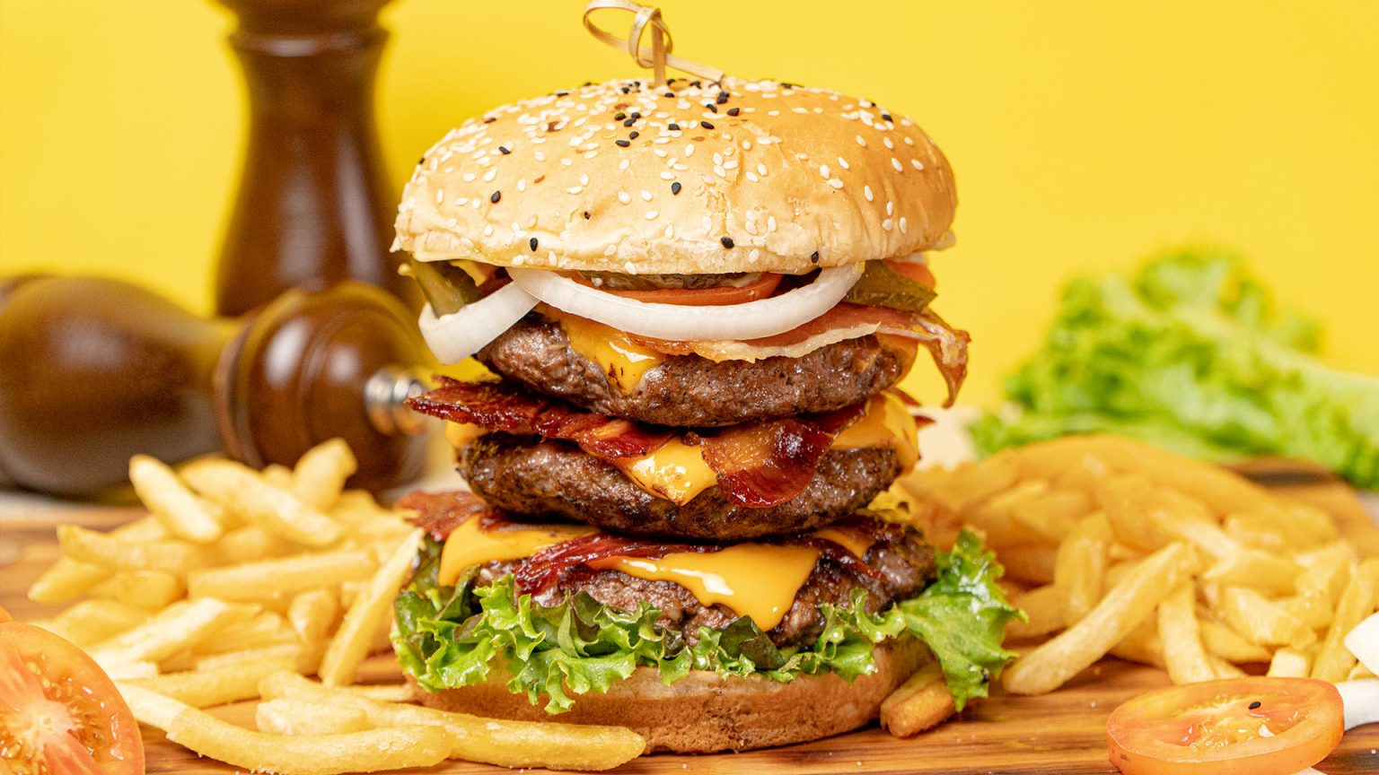 Applebee’s Triple Bacon Burger (Copycat) Recipe - Recipes.net