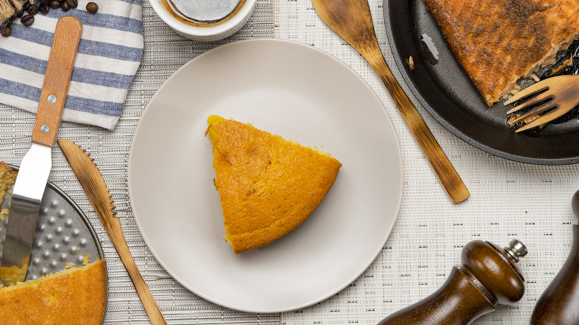Copycat Old Country Buffet's Sweet Cornbread Recipe - Recipes.net