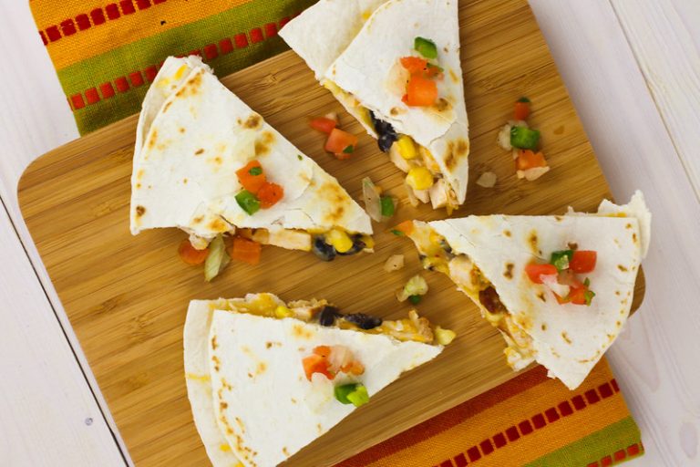 Chili's Chicken Quesadilla (Copycat) Recipe - Recipes.net