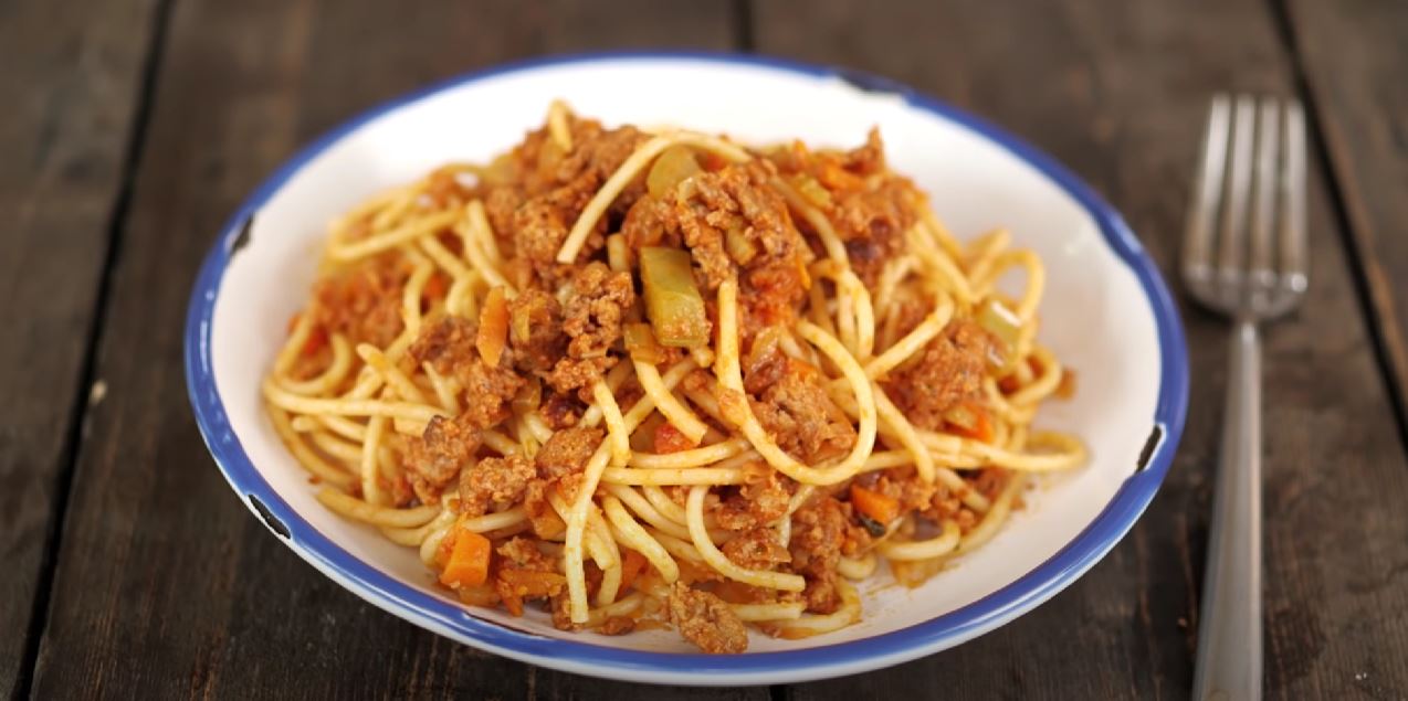 Rotini Pasta with Bolognese Sauce Recipe | Recipes.net