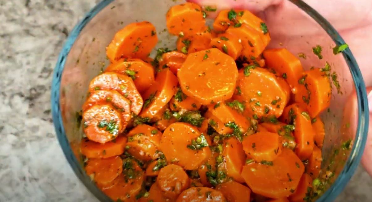 Furr's Cafeteria's Carrot Raisin Salad Recipe Recipe | Recipes.net