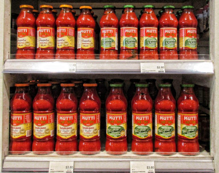 What Is Tomato Passata? How To Make It and Recipes To Try