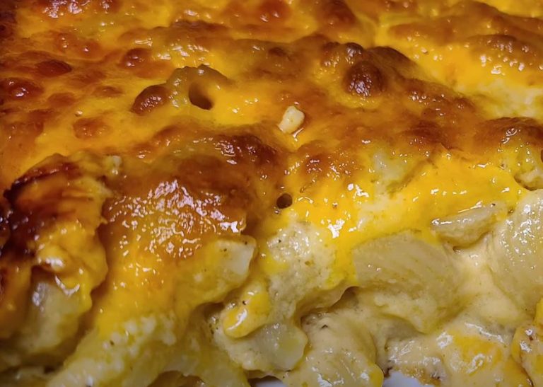 Bigfoot Pizza Recipe (Pizza Hut Copycat) - Recipes.net