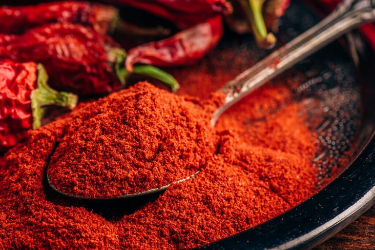 10 Cayenne Pepper Substitutes (and How to Use Them!)