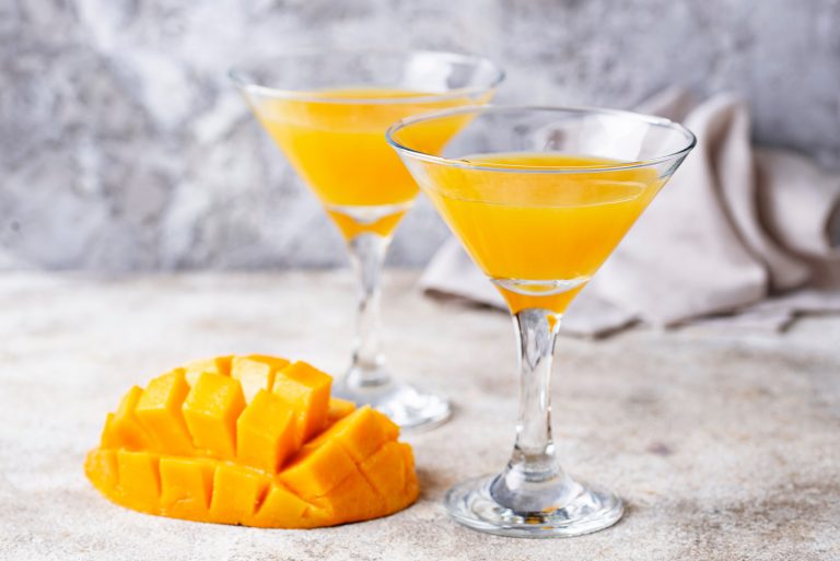 11 Mango Cocktail Drinks for a Tropical Happy Hour - Recipes.net