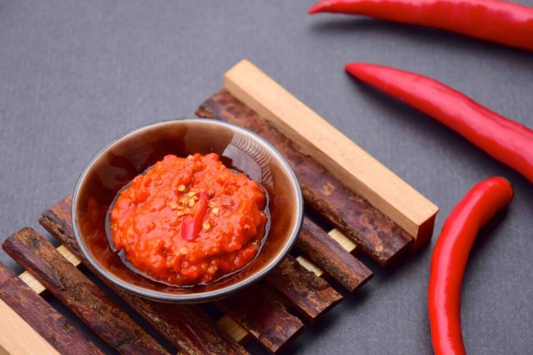 15 Best Sriracha Substitutes You Must Try - Recipes.net