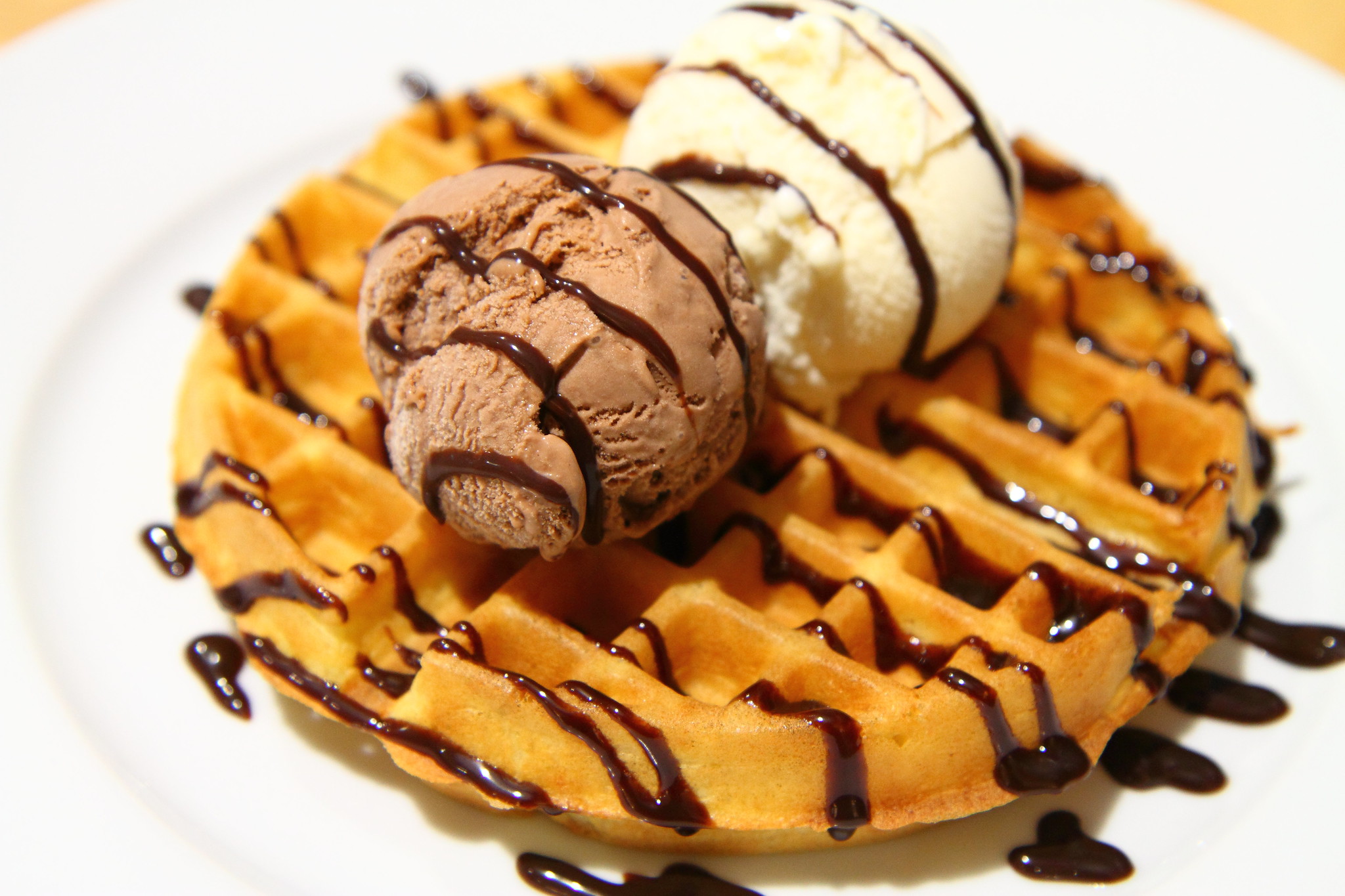 34 Best Waffle Toppings From Sweet To Savory - Recipes.net
