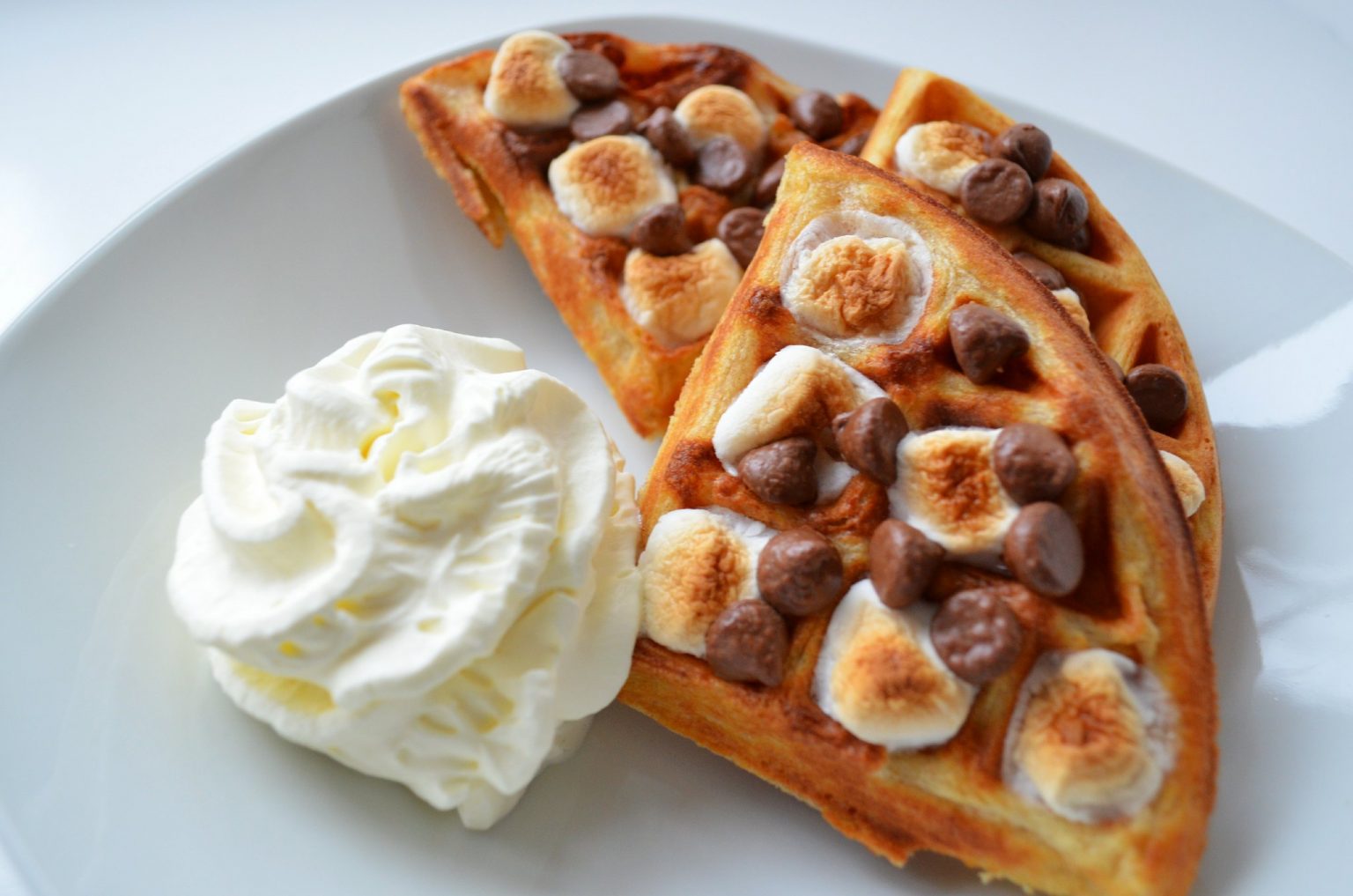 34 Best Waffle Toppings From Sweet To Savory - Recipes.net