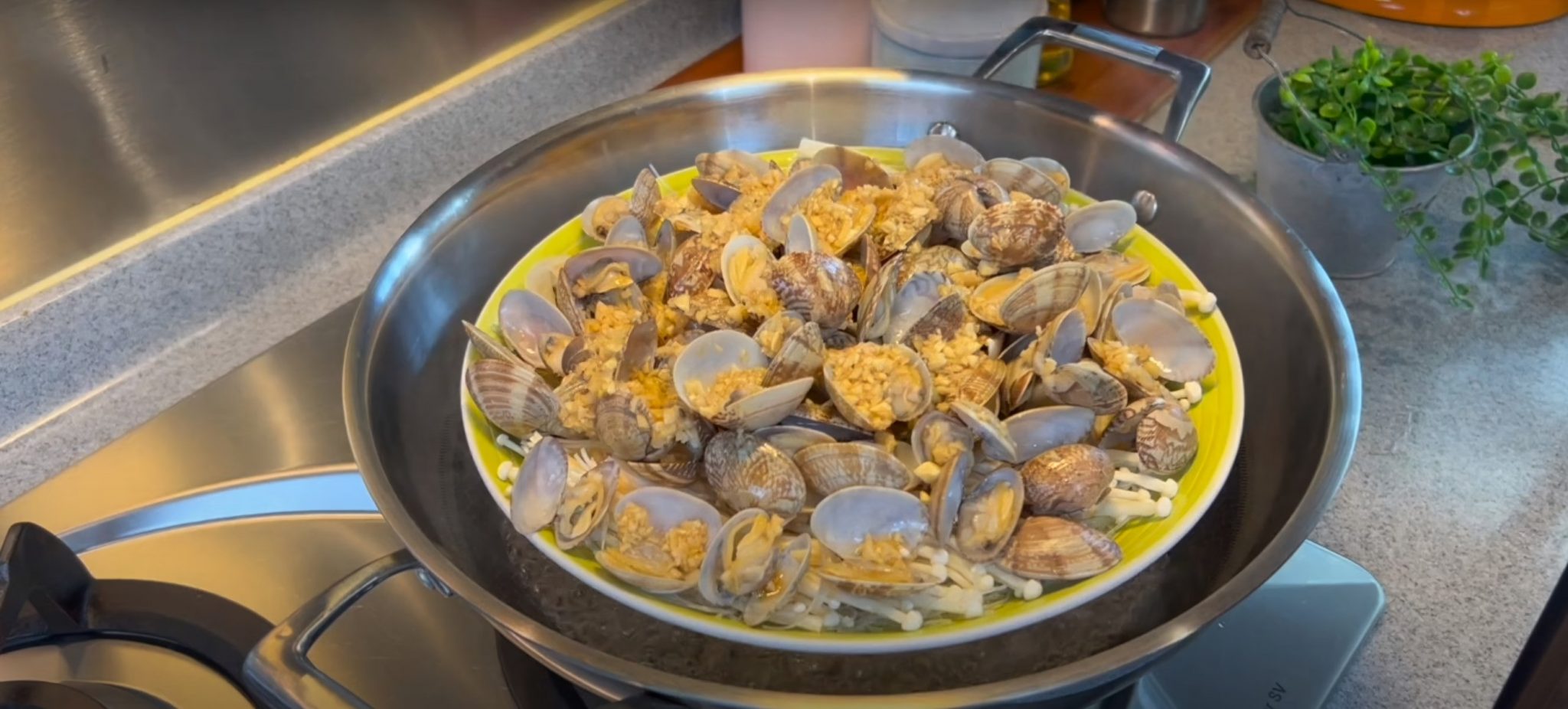 Steamed Clams with Garlic Butter Recipe | Recipes.net