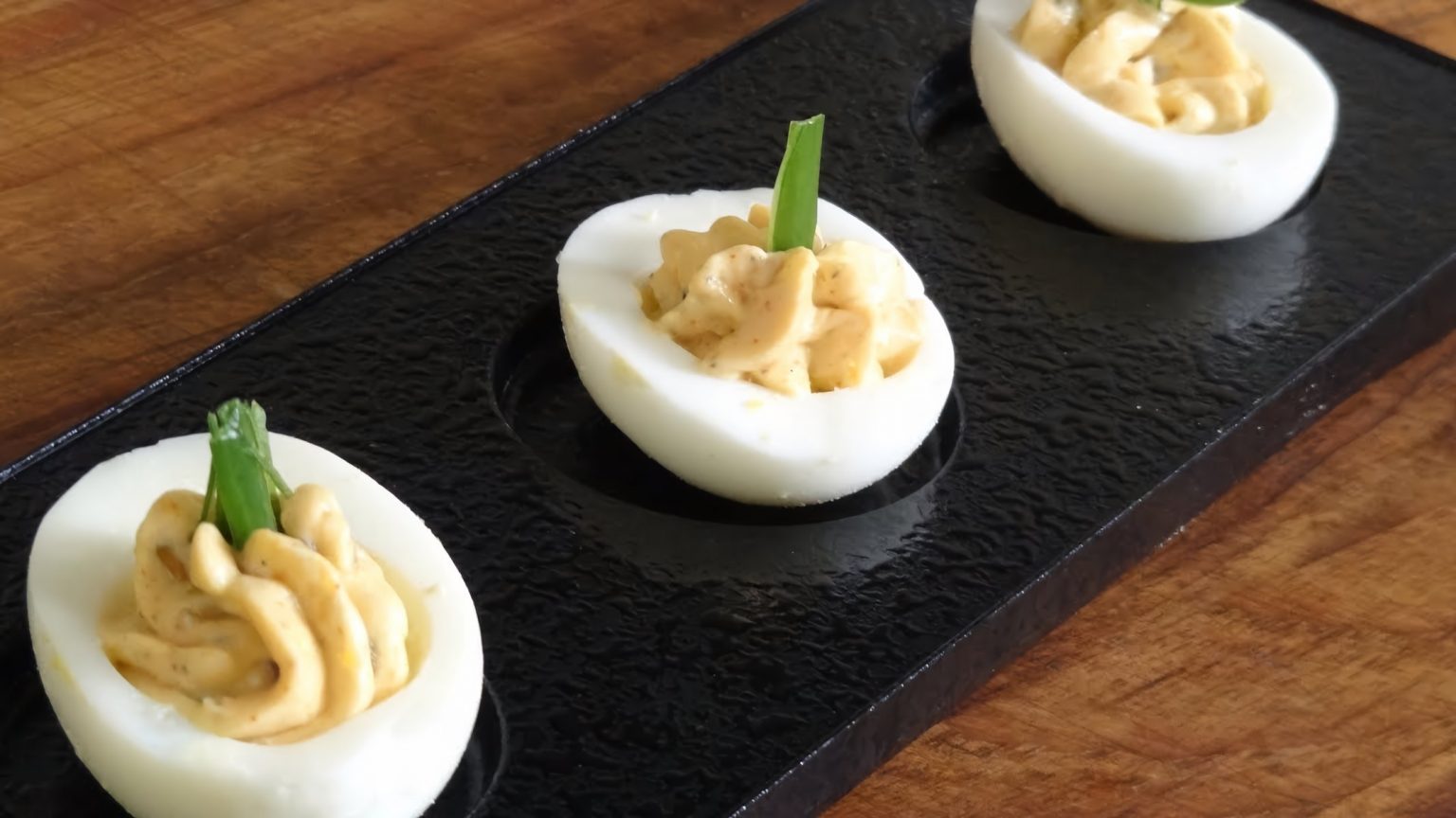 Fried Deviled Eggs Recipe (Lazy Dog Copycat) - Recipes.net