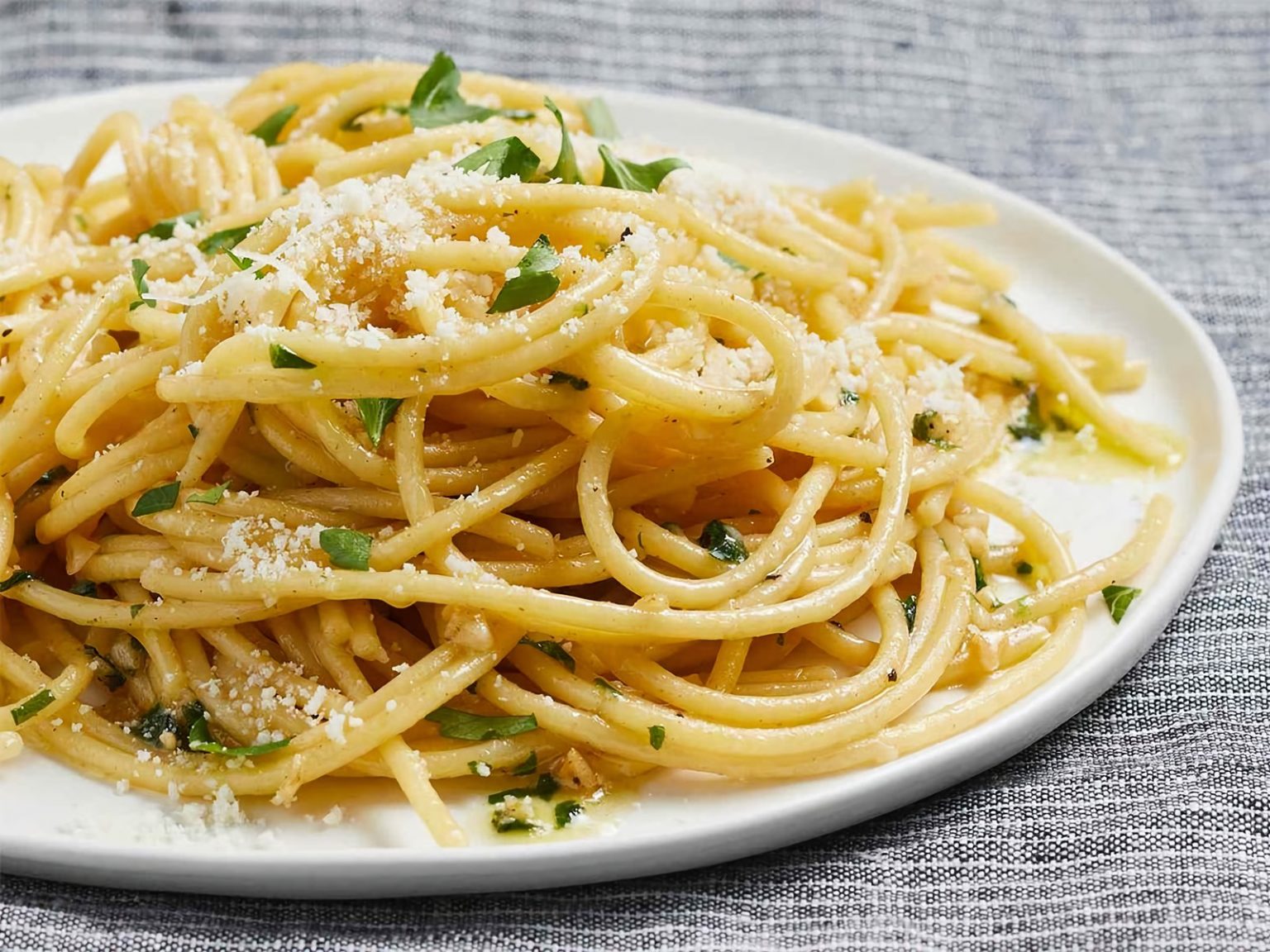 7 Secret Kitchen Hacks of Restaurant Chefs - Recipes.net