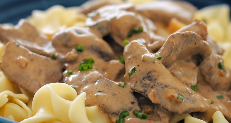 Ground Beef Stroganoff with Noodles Romanoff Recipe - Recipes.net