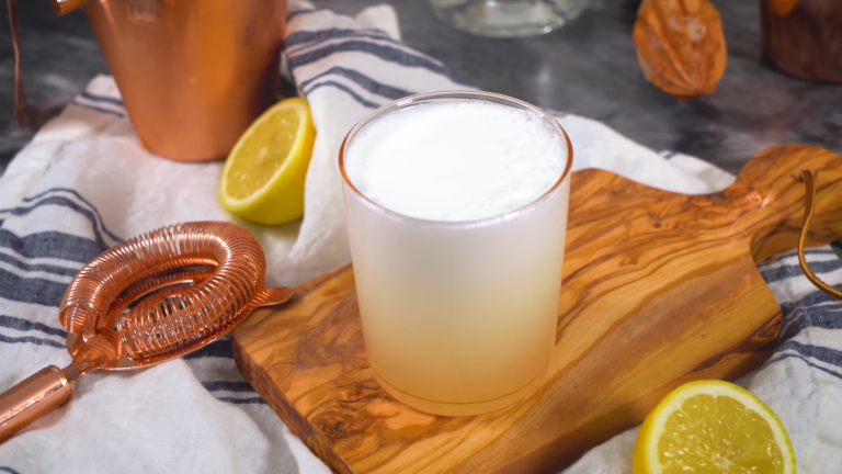 Pink Gin Fizz Cocktail Recipe | Recipes.net