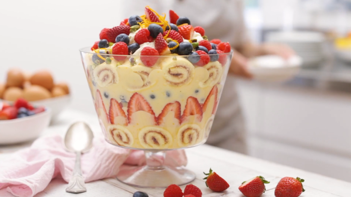 Strawberry Angel Food Cake Trifle Recipe | Recipes.net